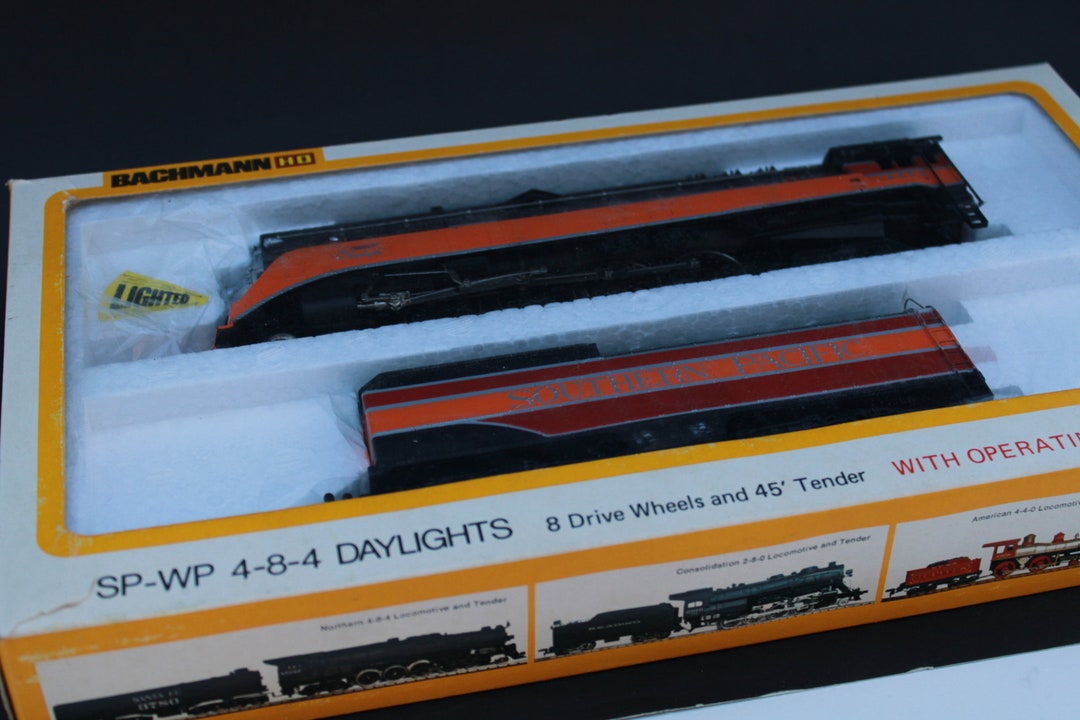 Vintage Bachmann 672 HO Scale SP-WP 4-8-4 Daylight Southern Pacific ...