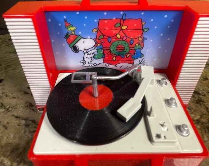 Peanuts Snoopy Musical Christmas Record Player Ornament Plays, Piano ...
