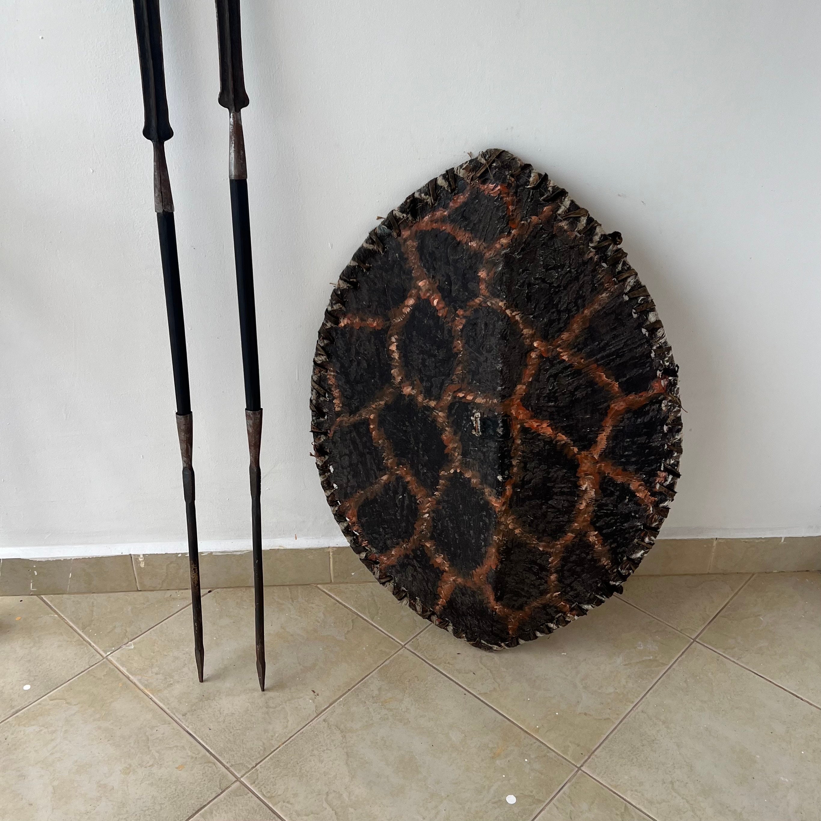 Cowhide Maasai Shield With A Giraffe Pattern and Two Maasai Spears - Etsy