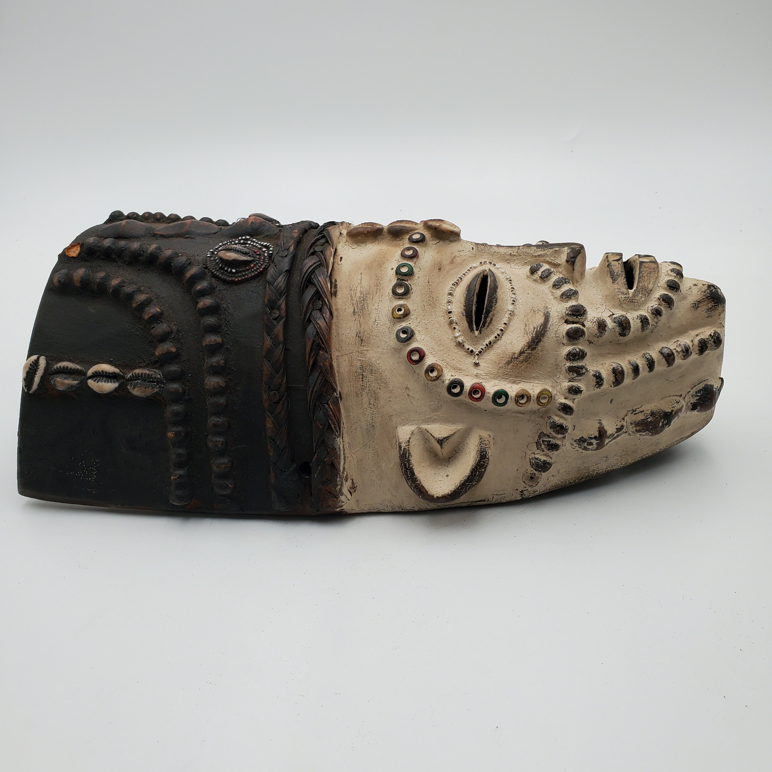 African Masks, Carved Wood Status, Wood Art Sculpture, Carved Wood Art ...