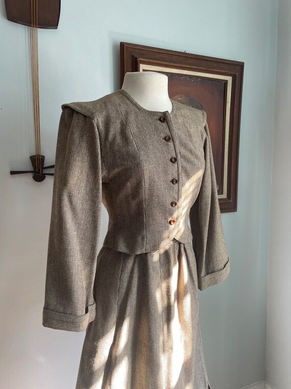 1940s Houndstooth Heroine Suit | Vintage 40s Cream Br… - Gem