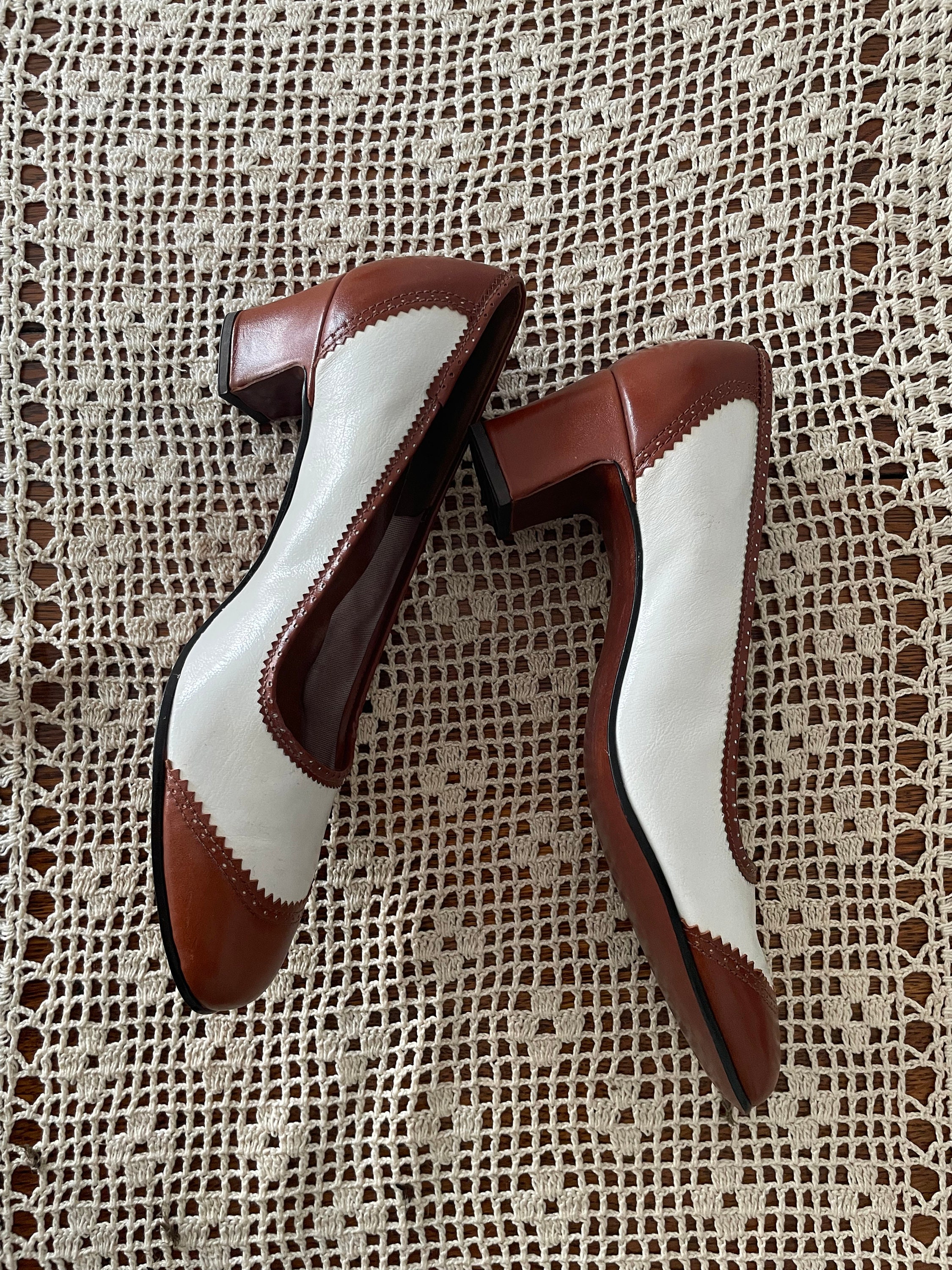 UNWORN Fashion Ease by Scholl, Late 60s/early 70s Spectator Heels - Etsy