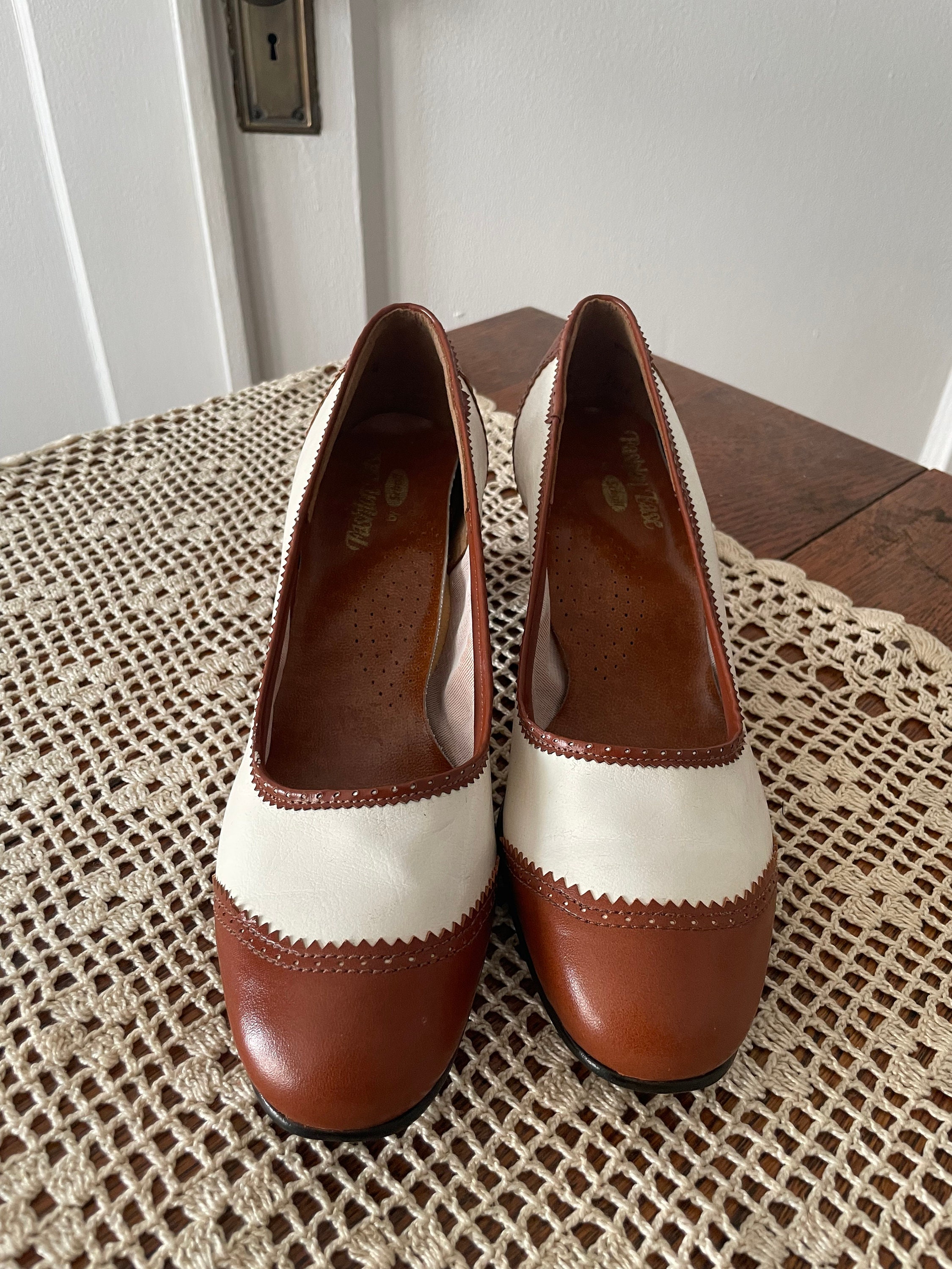 UNWORN Fashion Ease by Scholl, Late 60s/early 70s Spectator Heels - Etsy