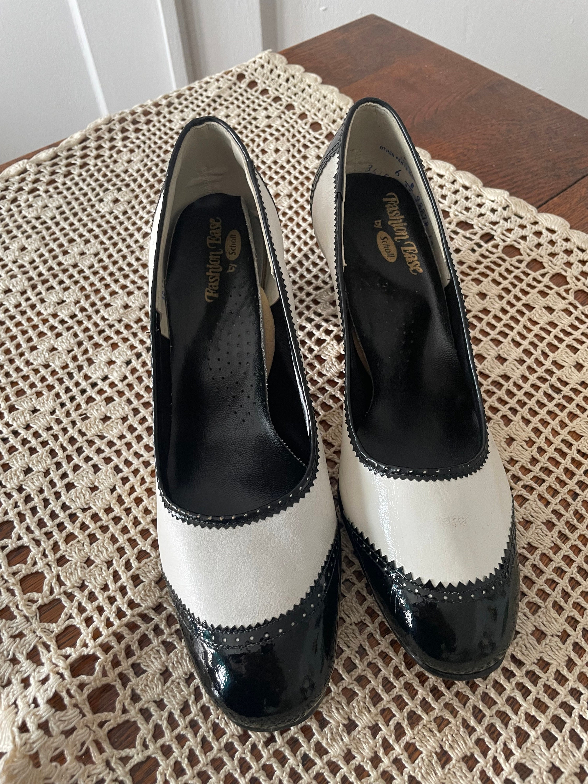 UNWORN Fashion Ease by Scholl, Late 60s/early 70s Spectator Heels - Etsy