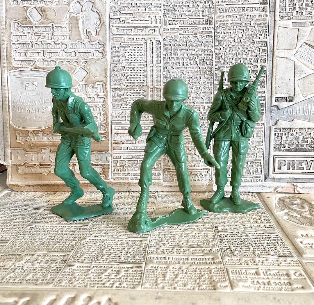 Vintage Plastic Army Men, 5” Lot of Three. - Etsy