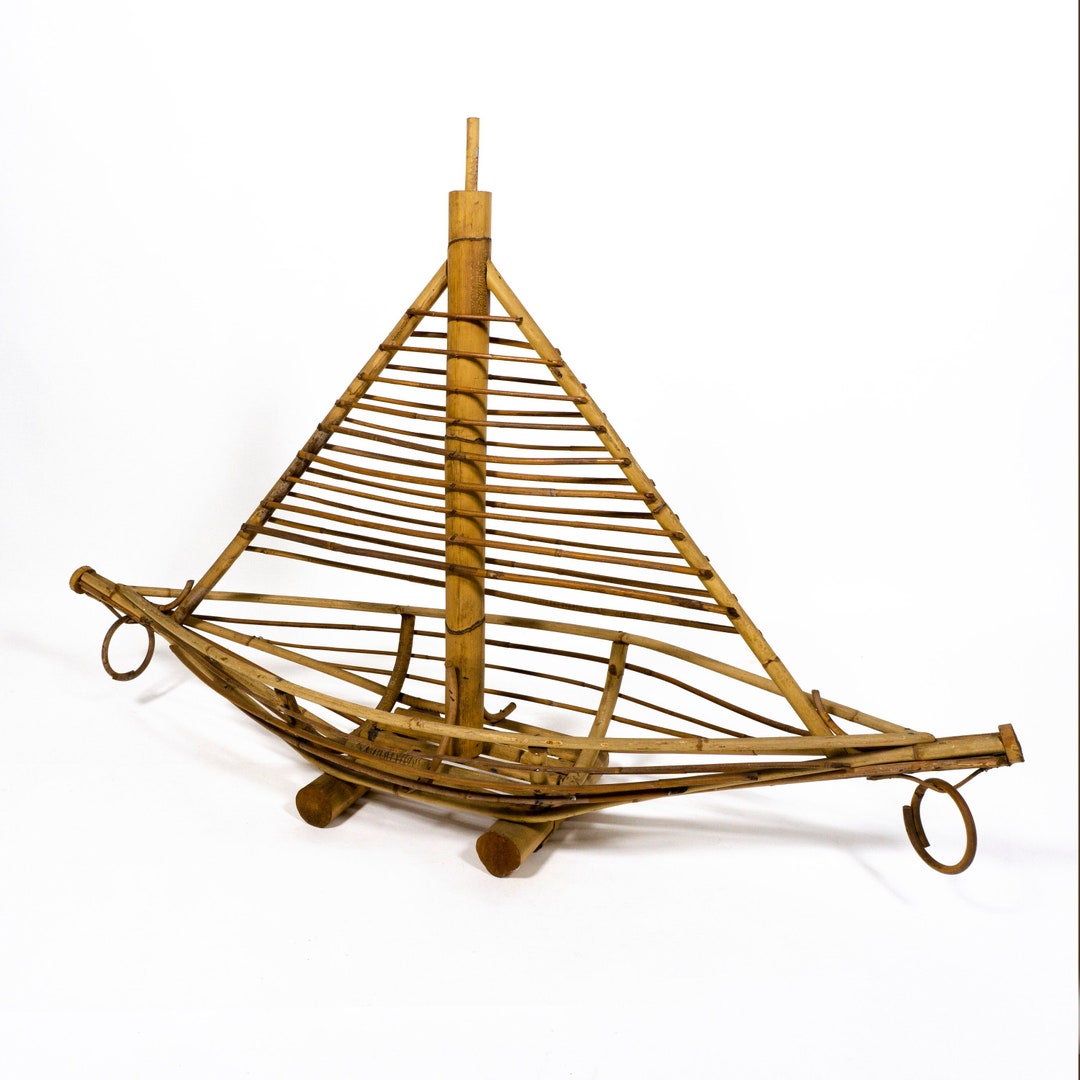 Large Mid Century Modern Vintage Bamboo & Rattan Boat Shaped Fruit ...