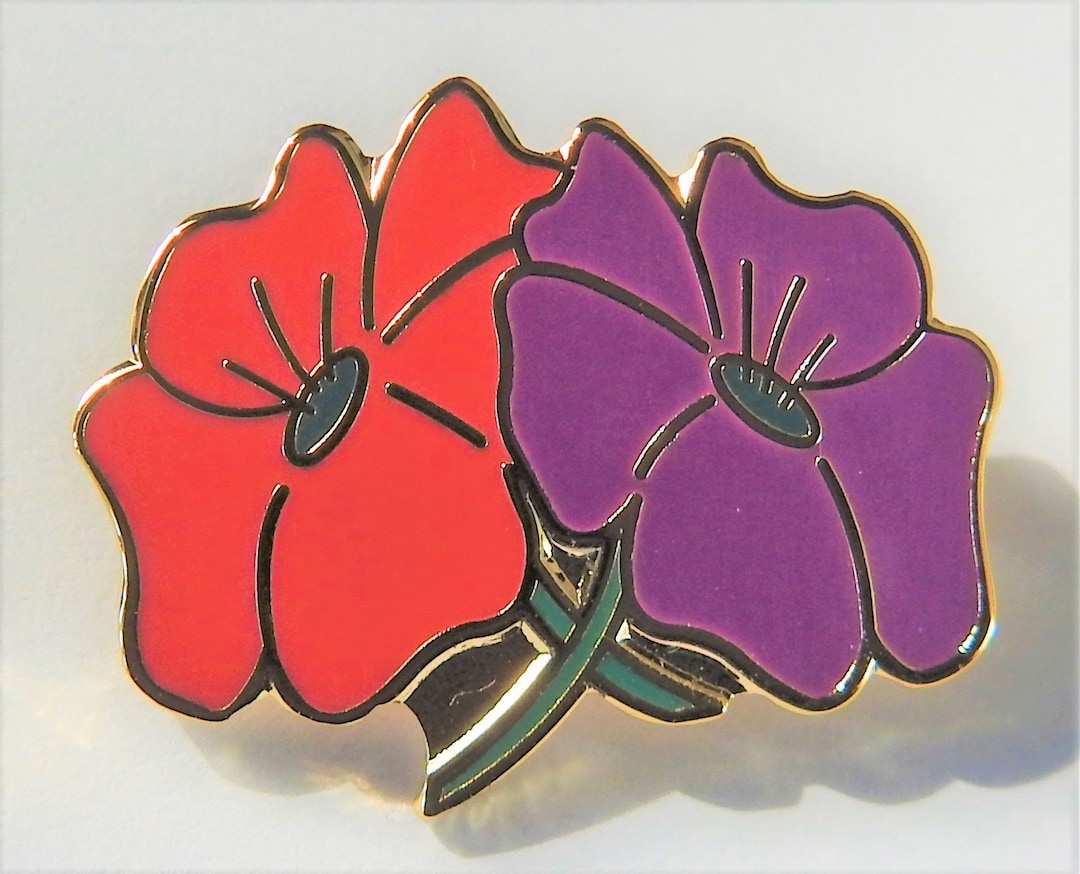 Remembering the Animals of War Purple Poppy Badge (unworded) - Etsy UK