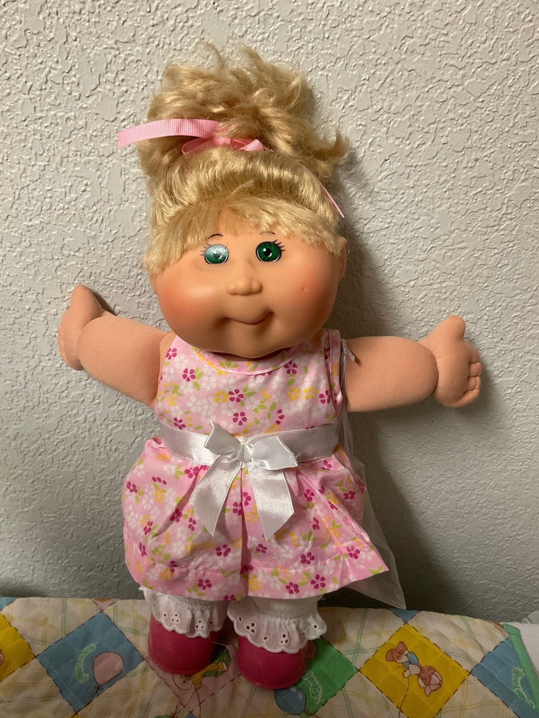 Cabbage Patch Kid Girl Blonde Cornsilk Hair Green Eyes JAAKS PA-02H 14 Inches Tall 2009 ...