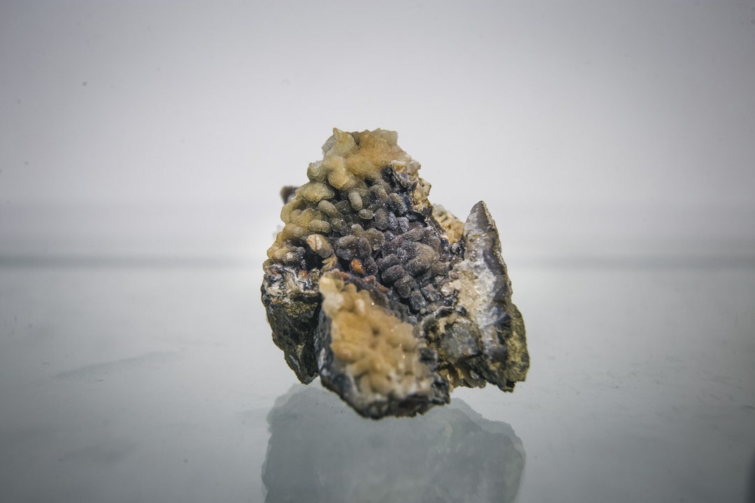 Druzy Botryoidal Chalcedony Over Calcite/ Agate With Stilbite Blades - Etsy