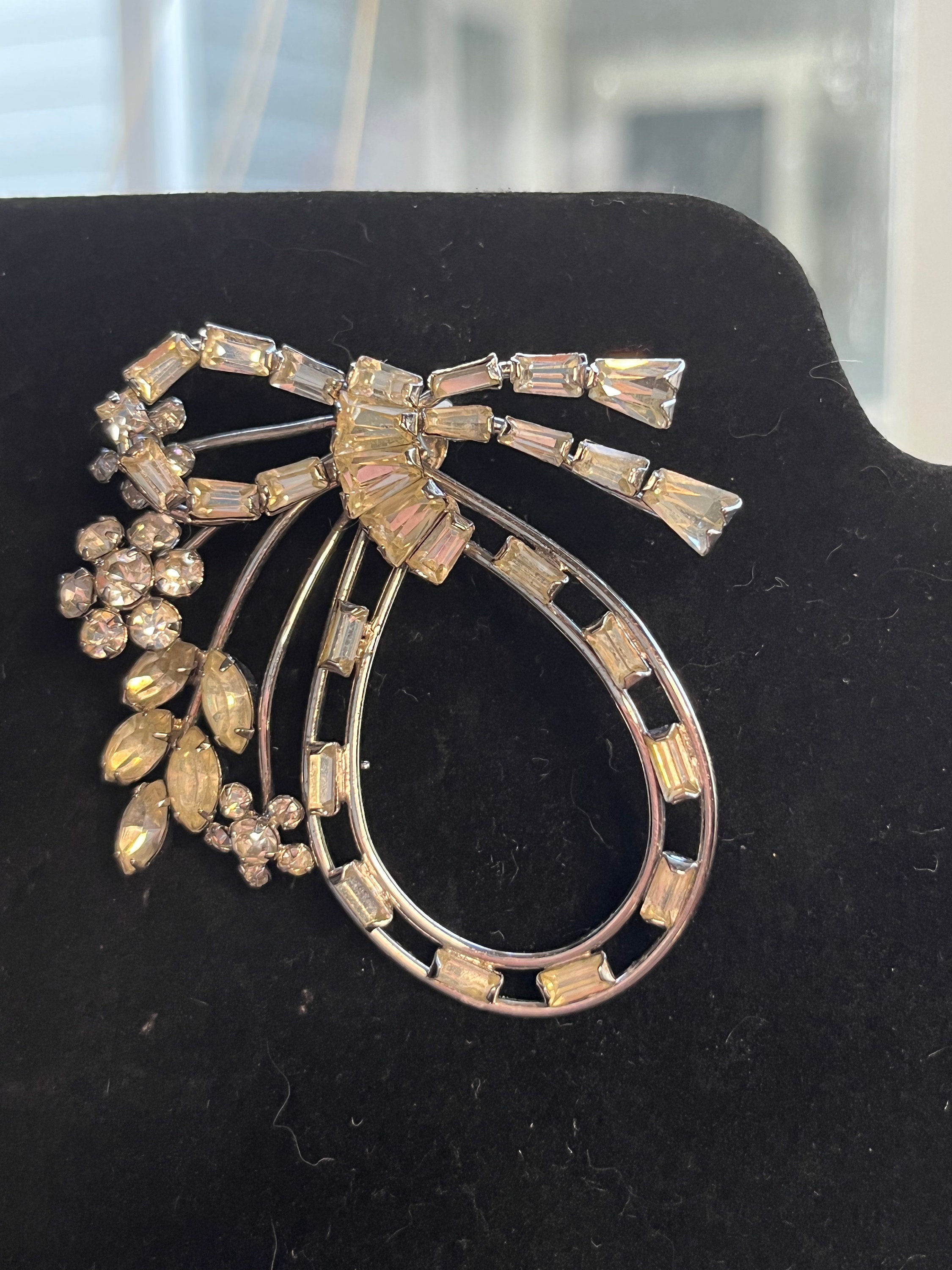 Mid Century Modern Phyllis Brooch - Vintage Costume Jewelry - Vintage ...
