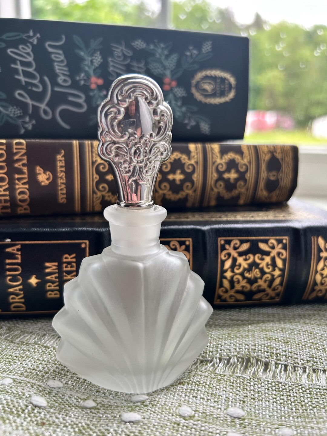Vintage Frosted Clamshell Perfume Bottle Art Deco Seashell With Ornate ...