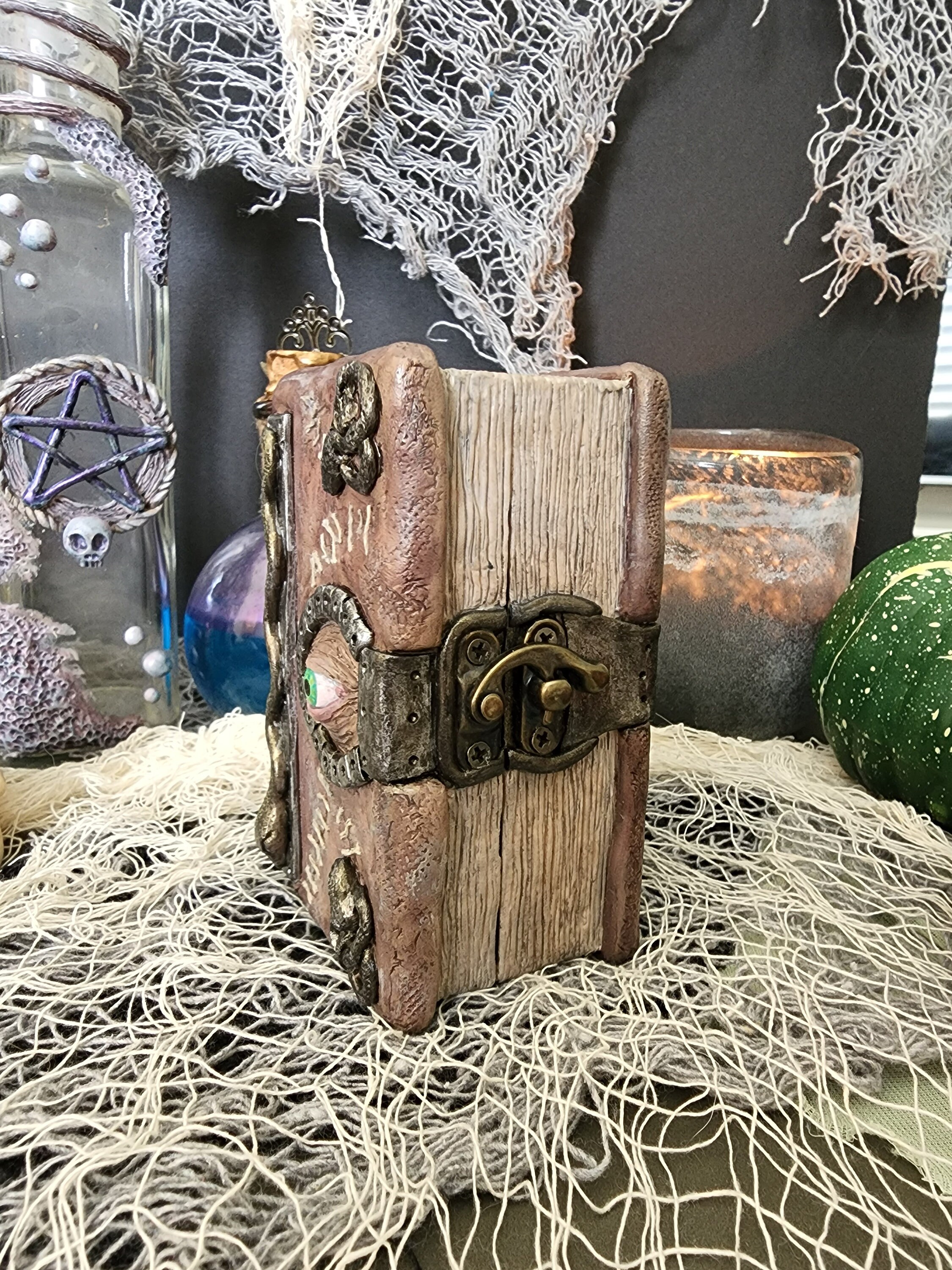Hocus Pocus Spell Book Keepsake Box, Witch Potion Chest, Sanderson ...