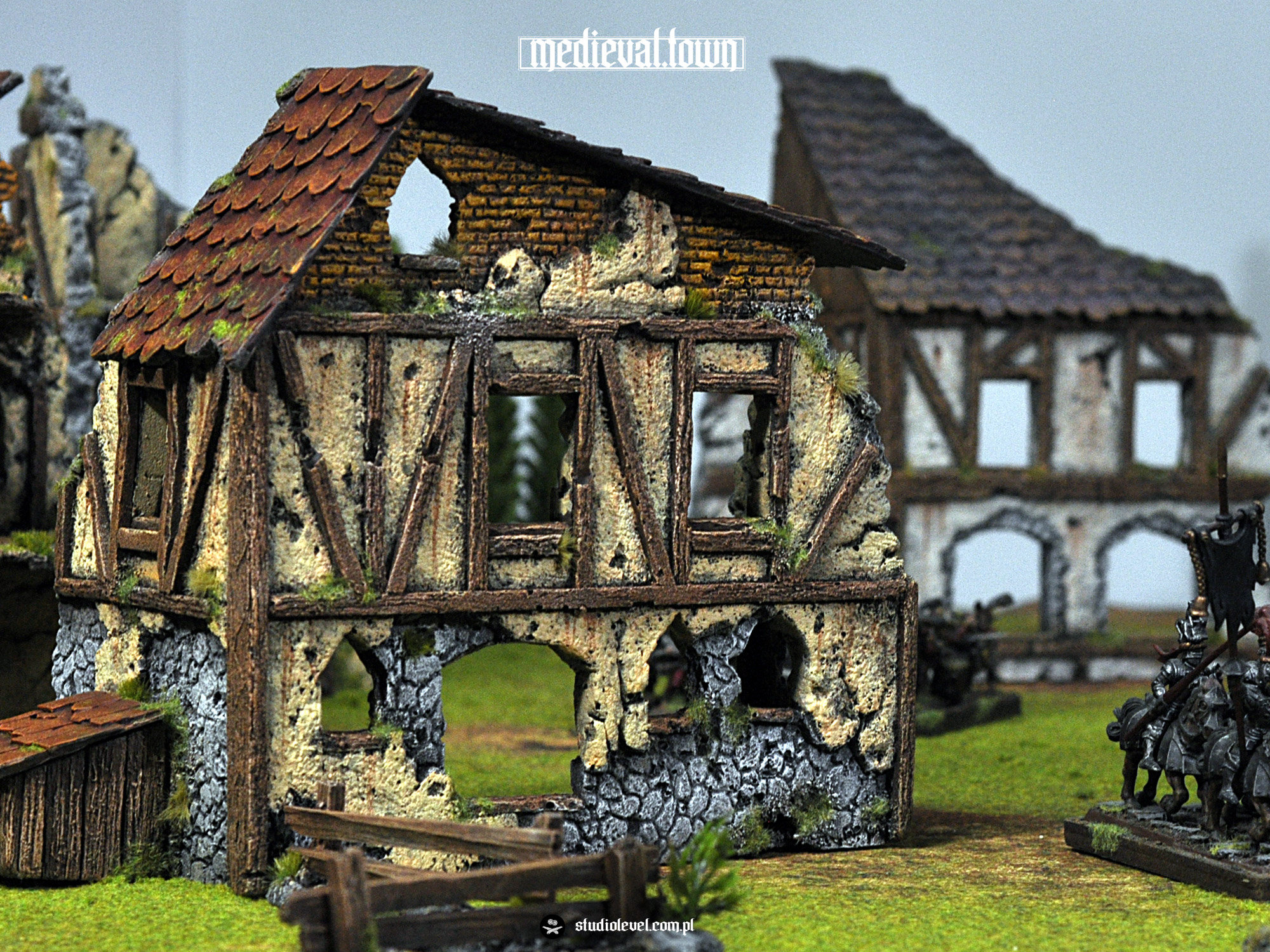 2x Ruined MEDIEVAL TOWN TAVERN | Wargames Terrain, Fully Painted ...