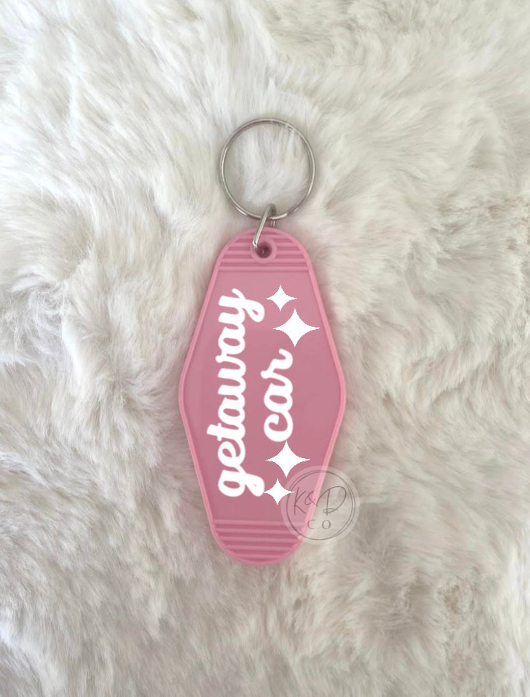 Getaway Car Motel Keychain, Retro, Motel Keychain Trendy Key Tag Gifts ...