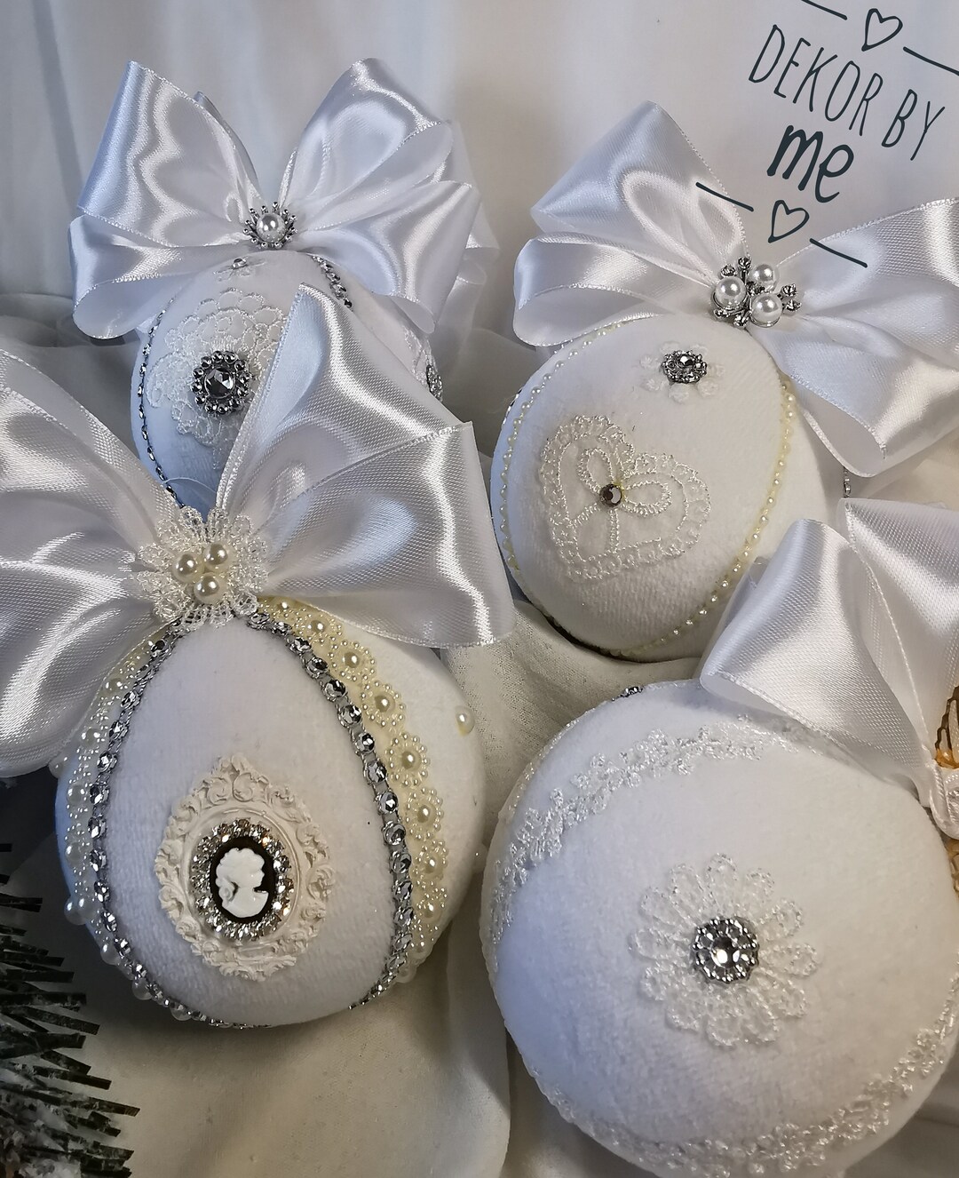 White Christmas Tree Decor in Vintage Style. / Xmas Decor in White ...