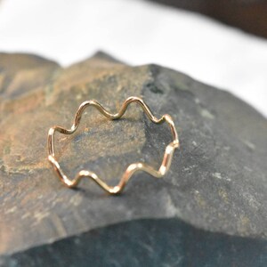 10K Solid Gold Wavy Wave Ring Stacking Dainty Minimalist Zig Zag ...
