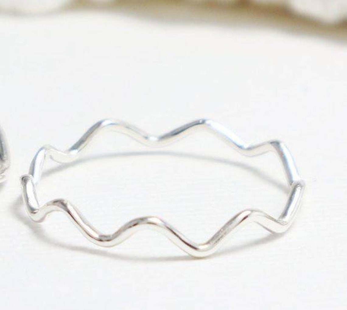 10K Solid Gold Wavy Wave Ring Stacking Dainty Minimalist Zig - Etsy
