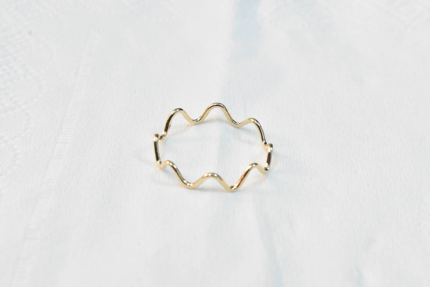 10K Solid Gold Wavy Wave Ring Stacking Dainty Minimalist Zig - Etsy