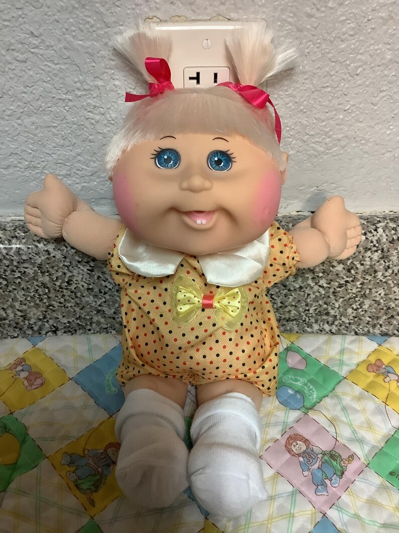 Cabbage Patch Kid JAAKS-JP-01NF Baby Girl Blonde Hair Blue Eyes 2012 Collector’s Doll Gifts for ...