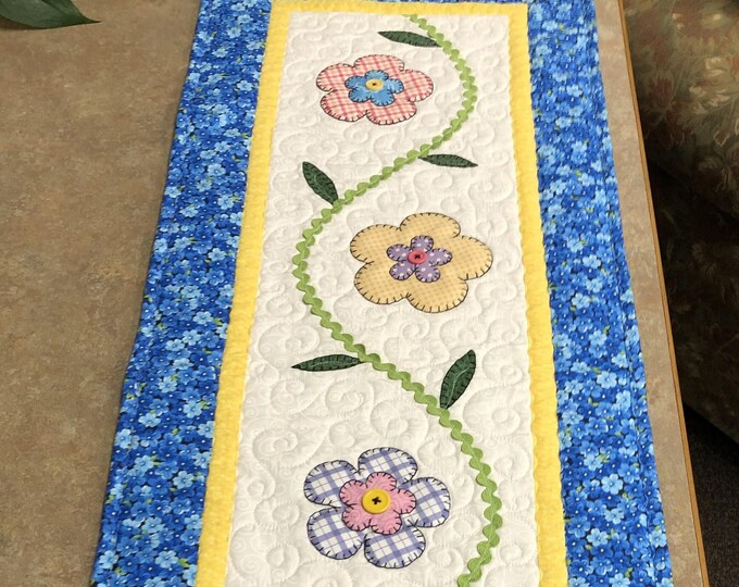 Flowers on a Vine - Hand Applique Quilted Table Runner - Etsy
