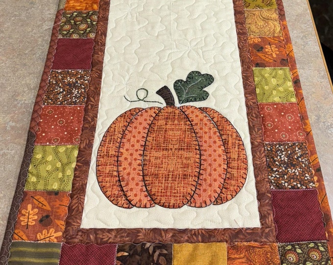 Fall Pumpkin - Hand Applique Quilted Table Runner - Etsy
