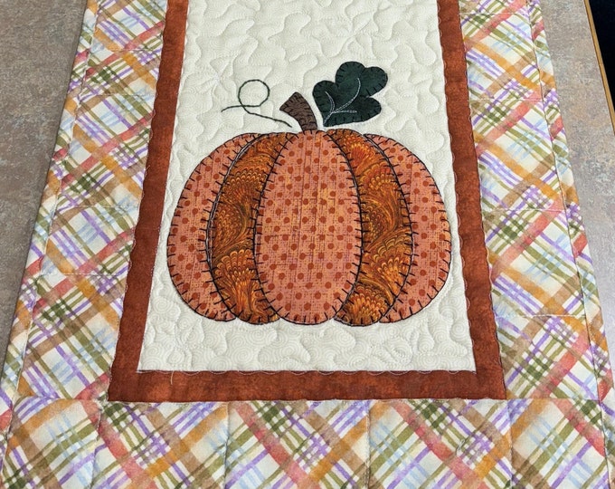 Fall Pumpkin - Hand Applique Quilted Table Runner - Etsy