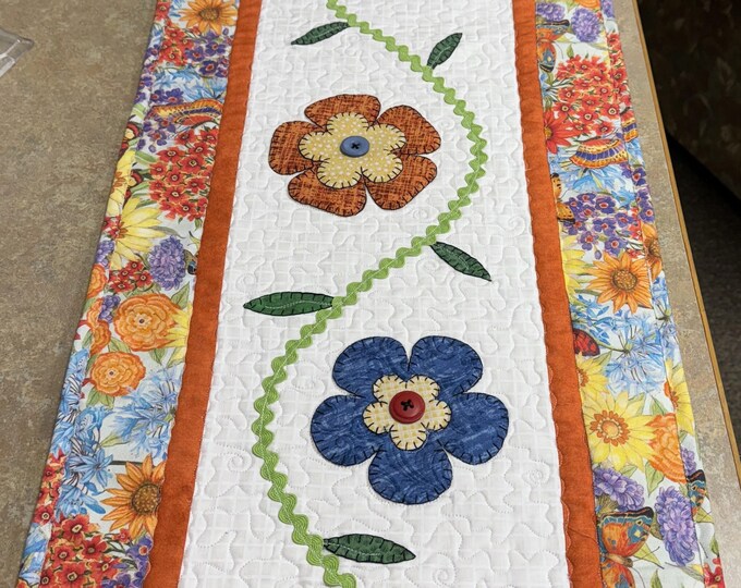 Flowers on a Vine - Hand Applique Quilted Table Runner - Etsy