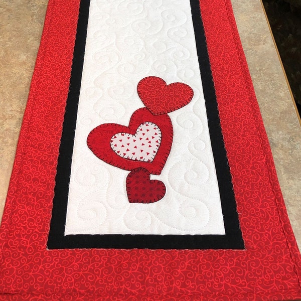 Quilted Valentine Table Runner - Etsy