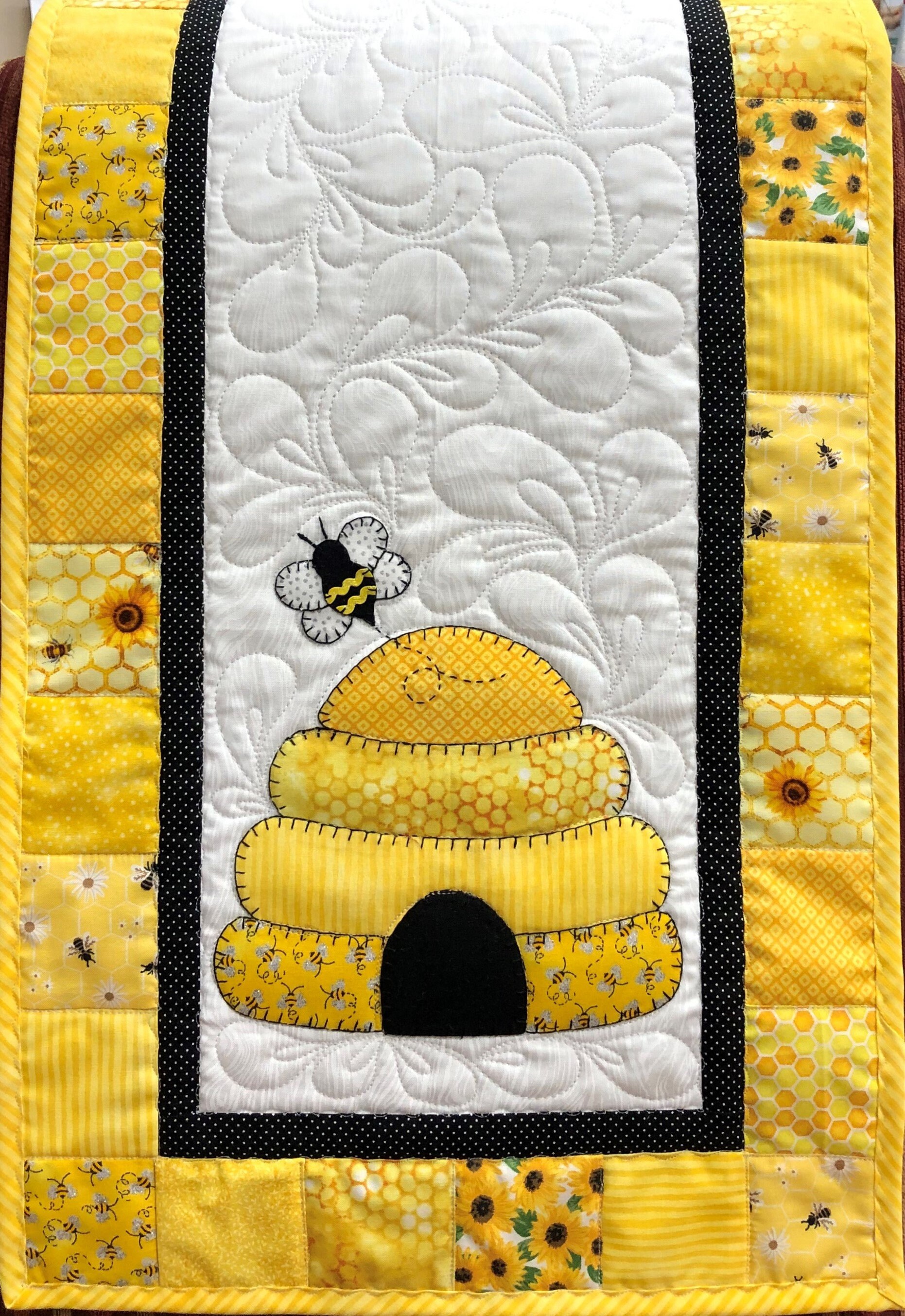 Beehive Applique Table Runner Pattern PDF Digital Download - Etsy