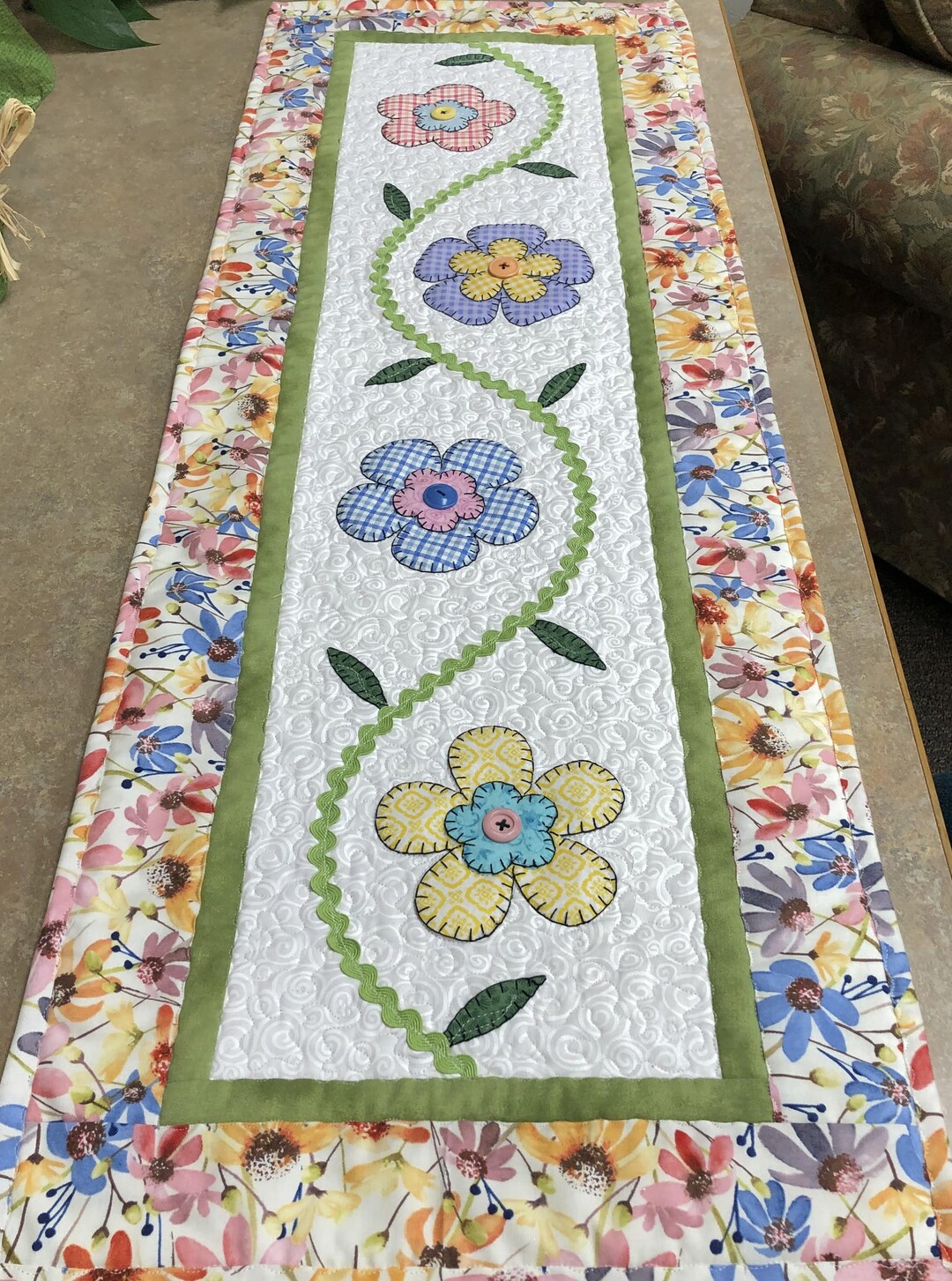 Flowers on a Vine Hand Applique Quilted Table Runner - Etsy