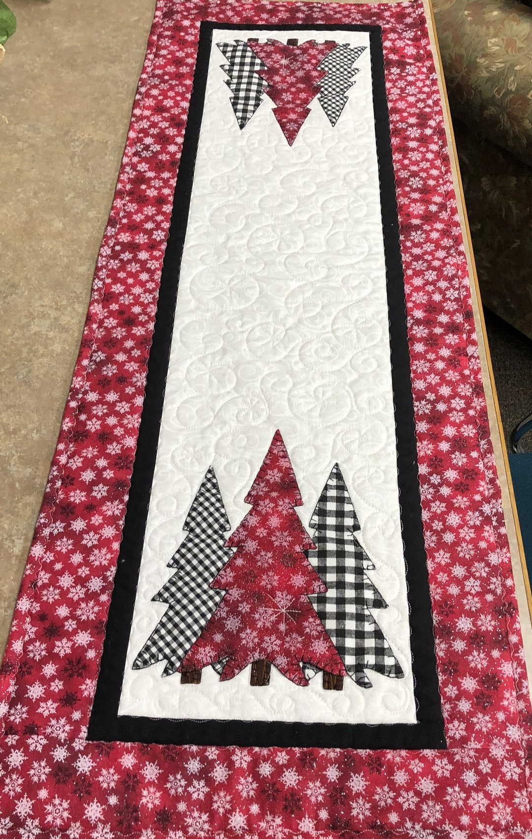 Red Snowflake Plaid Trees Hand Appliqué Quilted Table Runner - Etsy