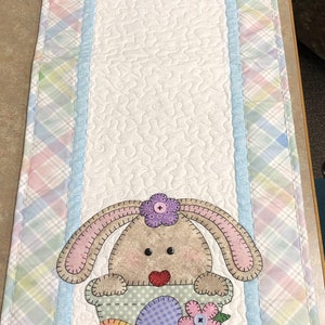 Easter Bunny Hand Applique Quilted Table Runner - Etsy