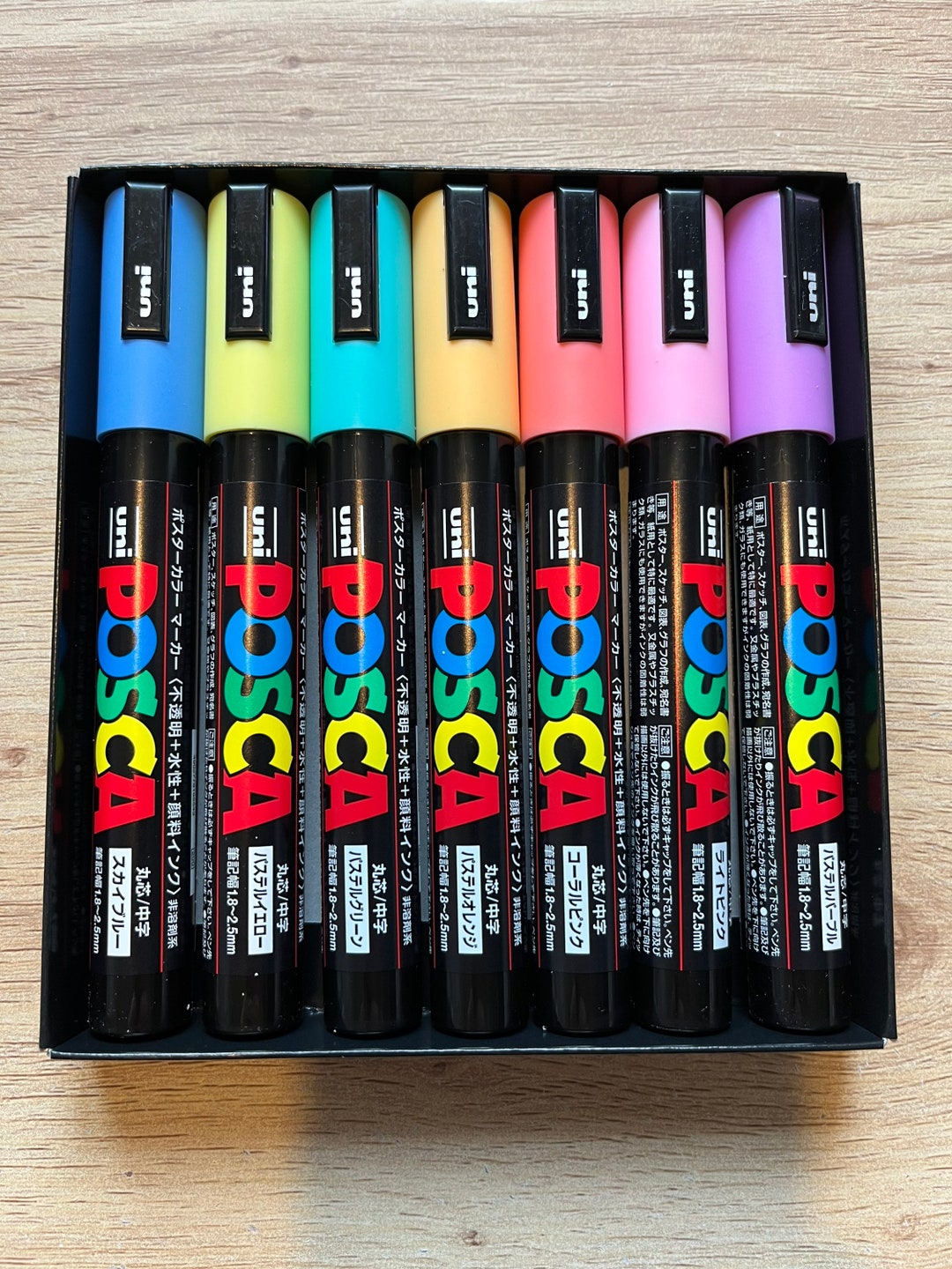 Uni POSCA Gift Box Paint Marker Pen Medium Point 7 Color Set PC-5M 7C ...