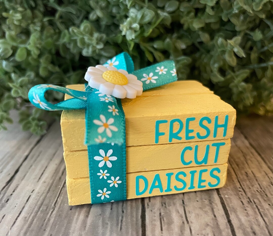 Miniature Daisy Book Stack / Spring Tiered Tray Decor / Fresh Cut ...