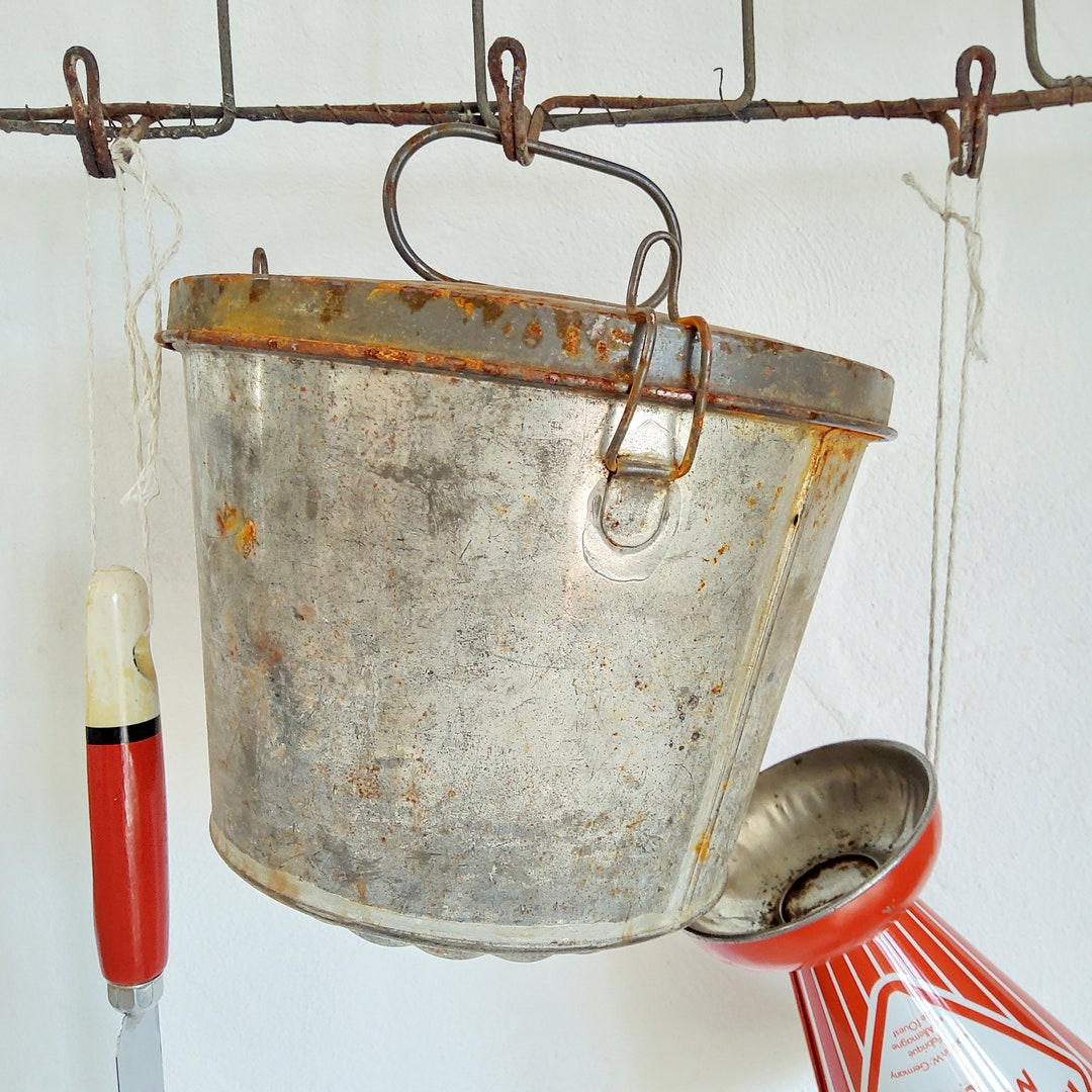 Old Metal Pudding Mold for Vintage Decoration, Ancient Water Bath ...