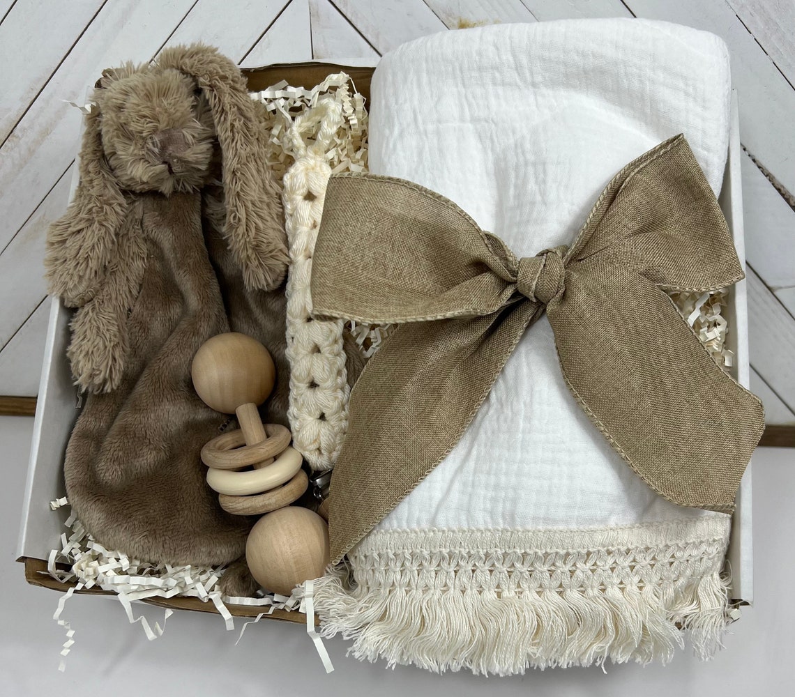 Baby Gift Set Neutral Gift Box Baby Gift Set Baby Shower - Etsy