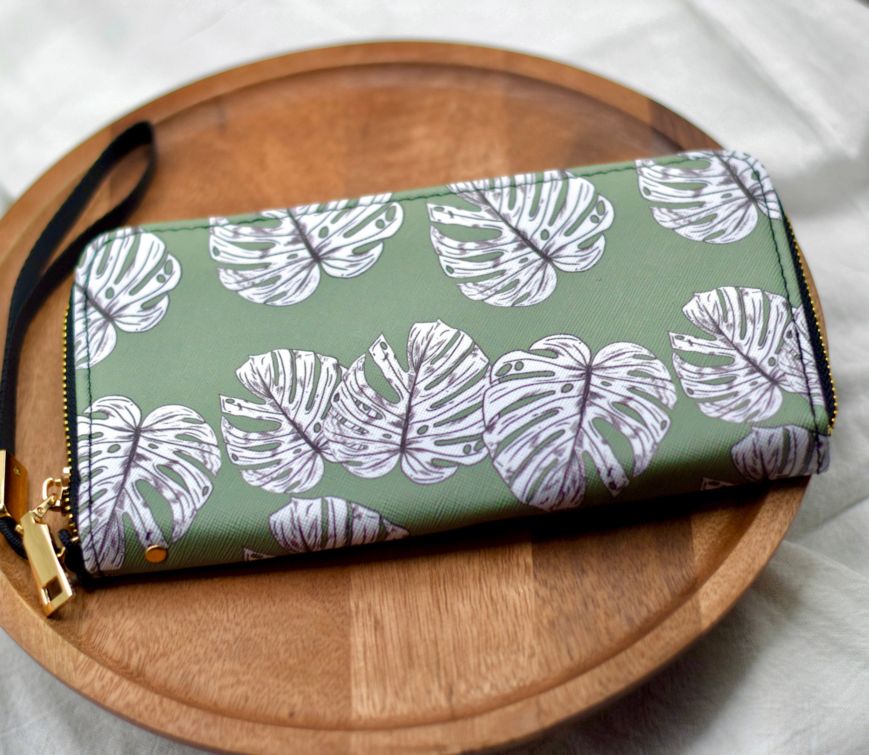 Green Monstera Leaves Clutch Wallet With Wristlet, Monstera Leaf ...