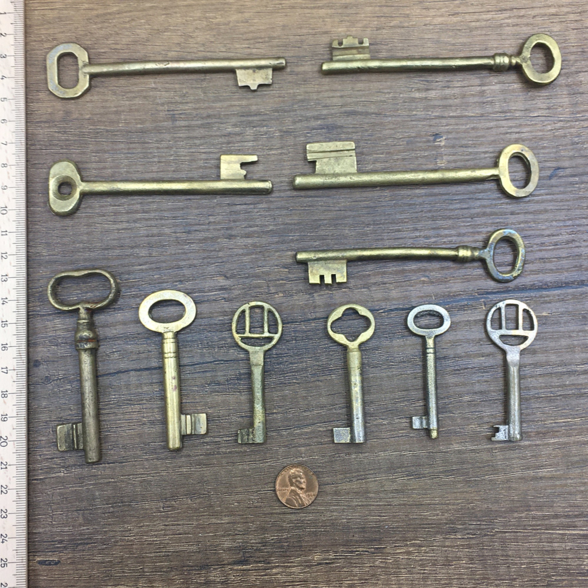 Authentic Vintage Metal Skeleton Keys - Great for Steampunk or ...