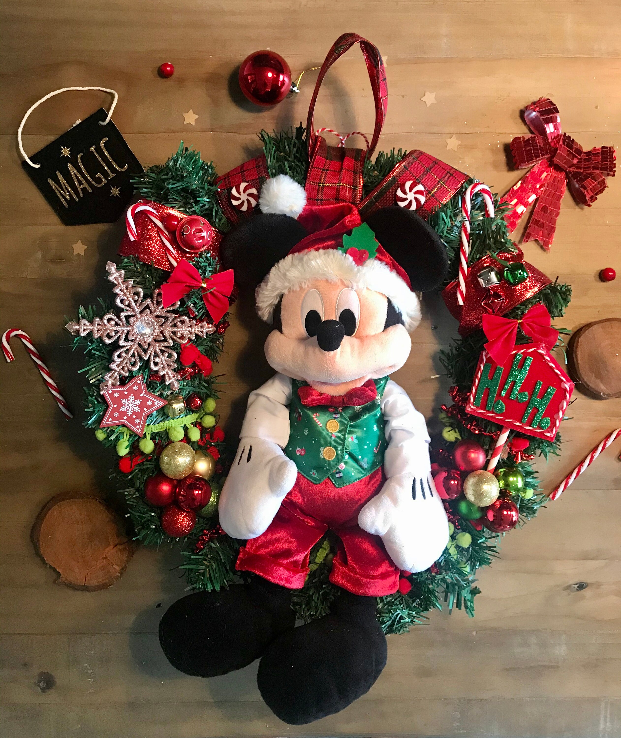 Disney christmas wreath store