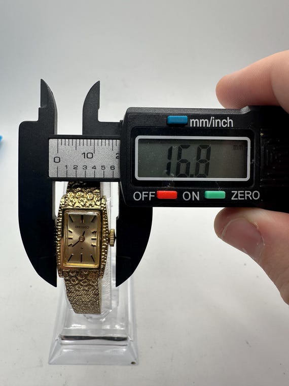 vintage Seiko gold tone hand mechanical wind ladies t… - Gem