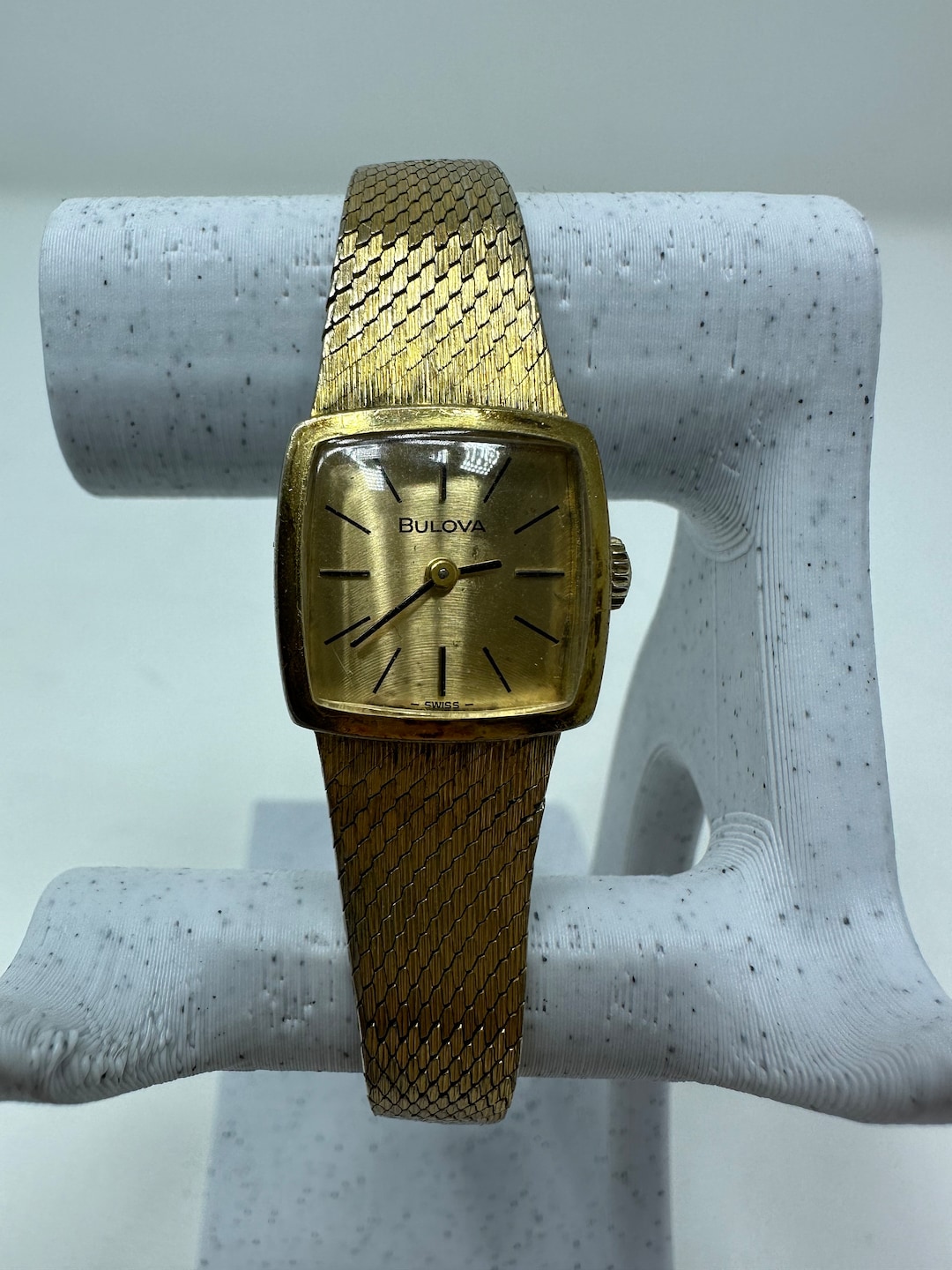 Vintage Bulova Ladies Mechanical Wind Watch N7 1977 Gold Tone Swiss ...