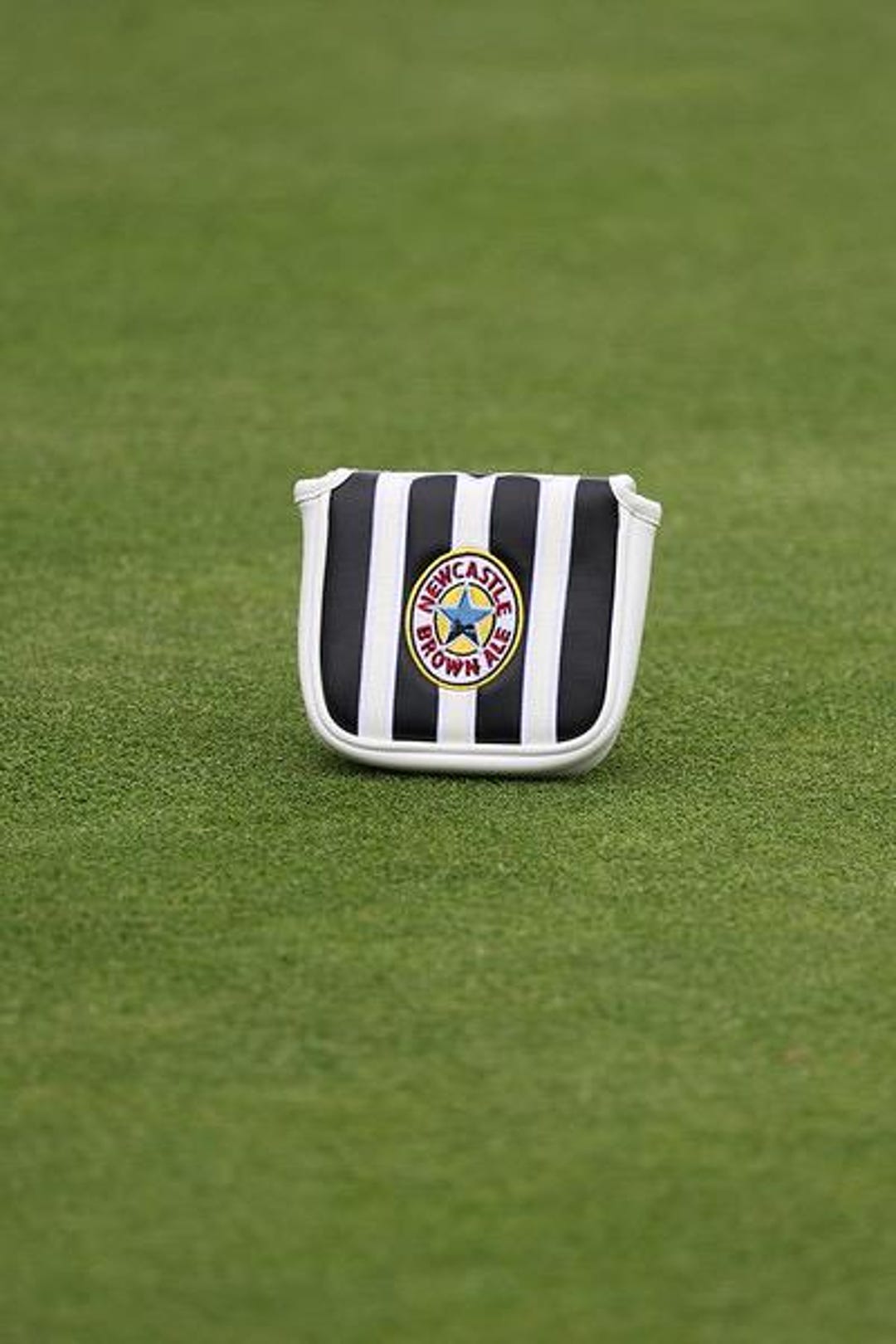 Newcastle United Golf Putter Headcover - Synthetic Leather, Magnetic ...