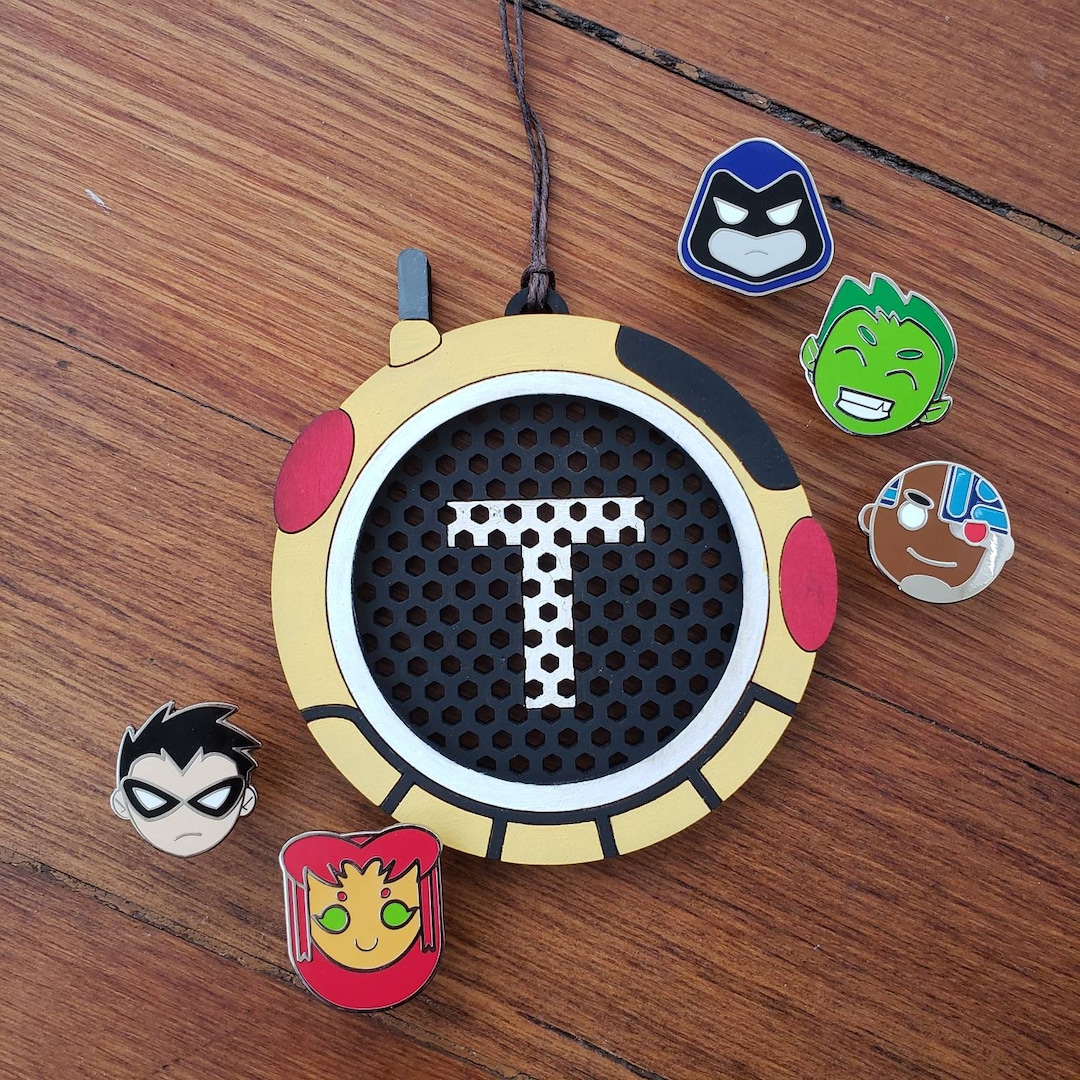 Teen Titans Communicator Pin Display Enamel Pin Holder Teen Titans Pin ...