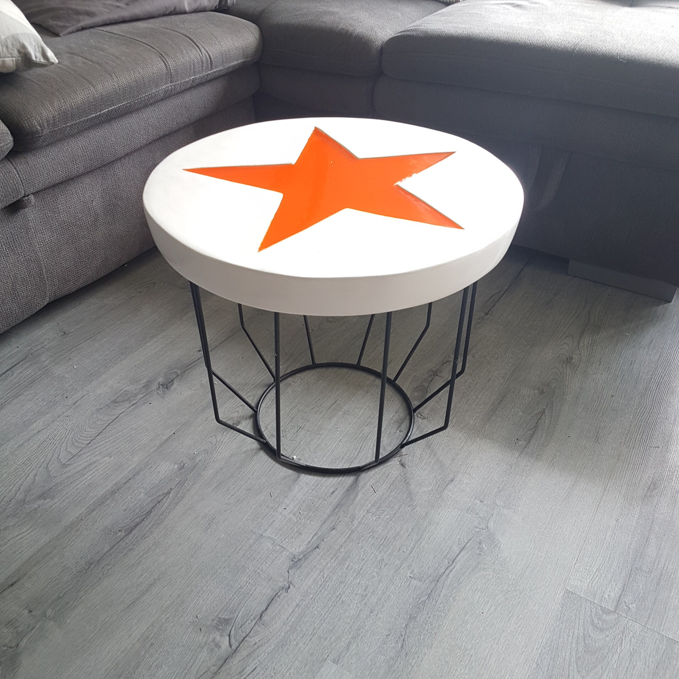 Table basse en résine époxy et métal style vintage | Etsy