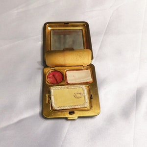 Emerald Green Mondaine Compact With Seven White Stones - Etsy