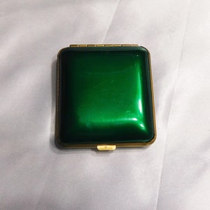 Emerald Green Mondaine Compact With Seven White Stones - Etsy