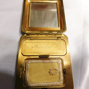 Emerald Green Mondaine Compact With Seven White Stones - Etsy