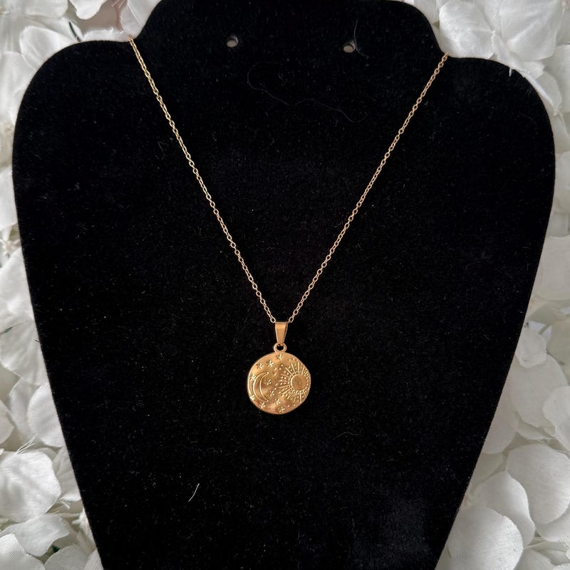 Stars Medallion Necklace - Etsy UK