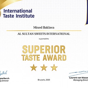 A Luxurious800g/1.76lb Box of Arabic Sweet From Alsultan International ...