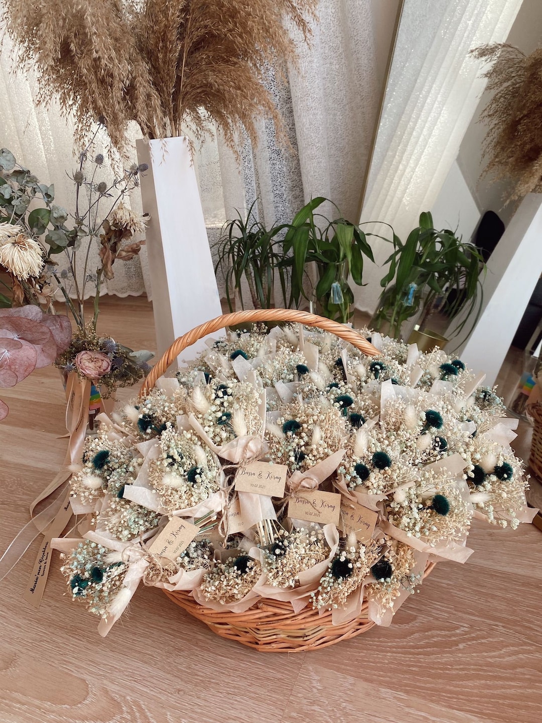 Dried Flower Mini Bouquet | Personalized Wedding Favors for Guests ...